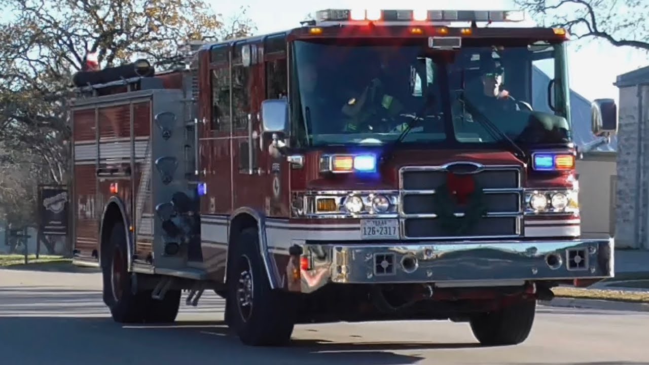 Boerne Fire Department Engine 41 Responding - YouTube