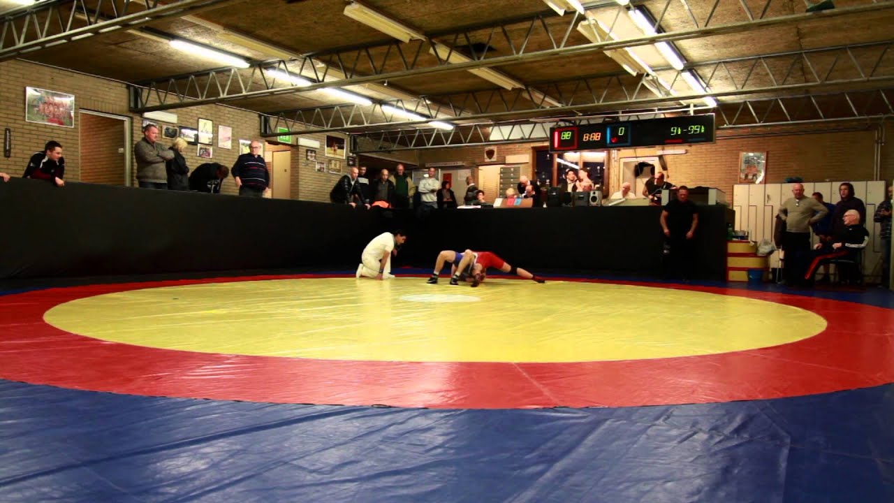 Amsterdams worstelkampioenschap - Paul (rood) - 13 Dec 2014 - YouTube