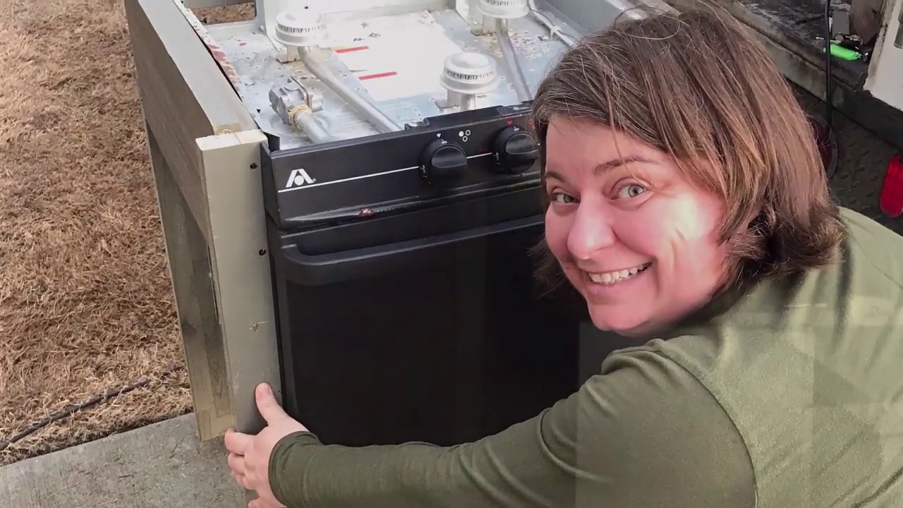 Working On The Tiny Kitchen Youtube 5300