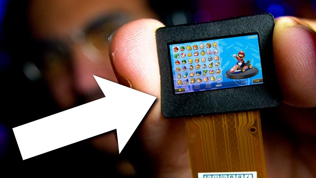 Playing Mario Kart on The World's Smallest Screen - YouTube