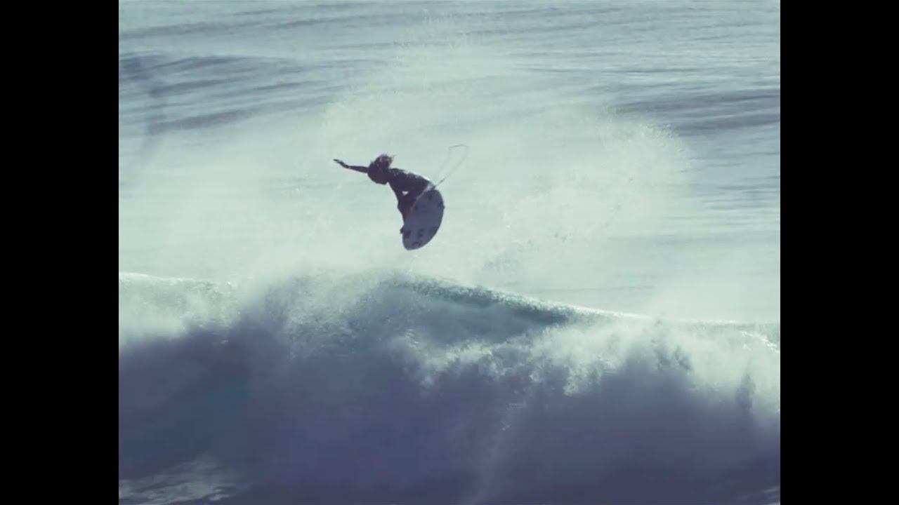 Surfing Burleigh Heads Famous Point Break - YouTube