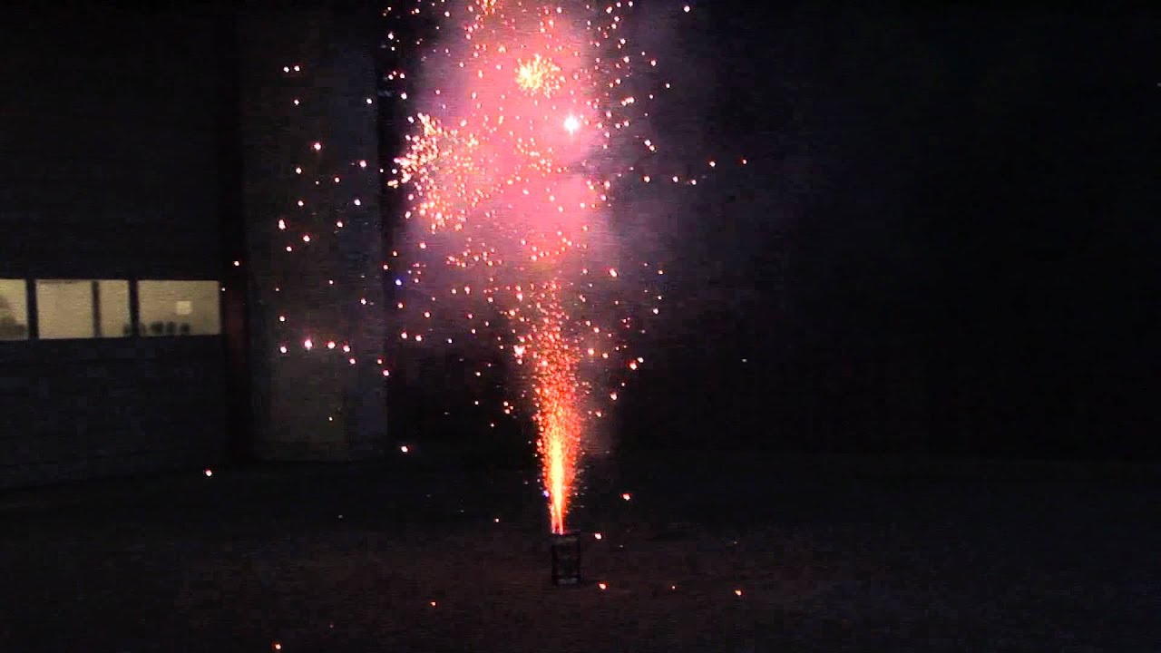 Sacramento Bee Firework Review - Phantom Alpha Wolf - YouTube