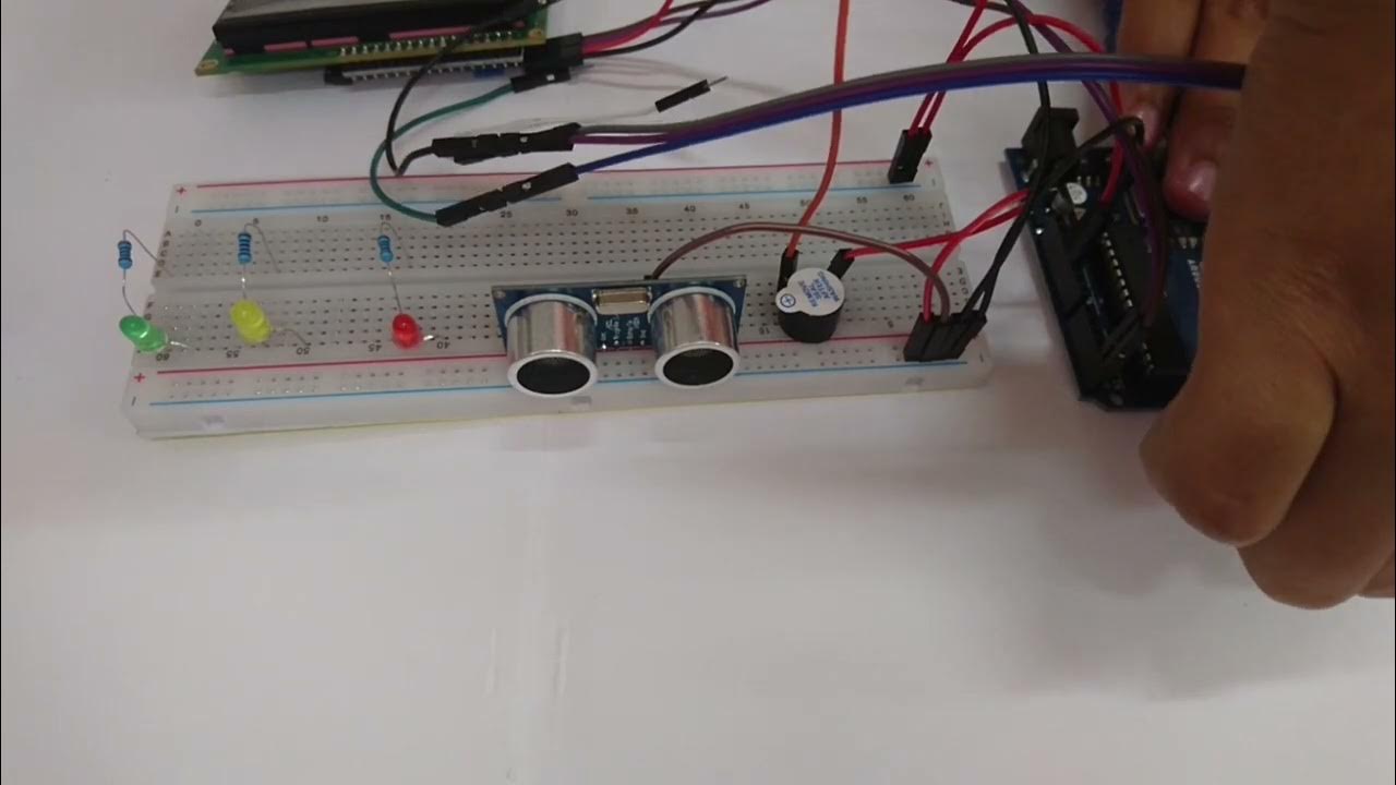 APLIKASI SENSOR HC-SR04 SEBAGAI SENSOR PARKIR MOBIL BERBASIS ARDUINO UNO - YouTube