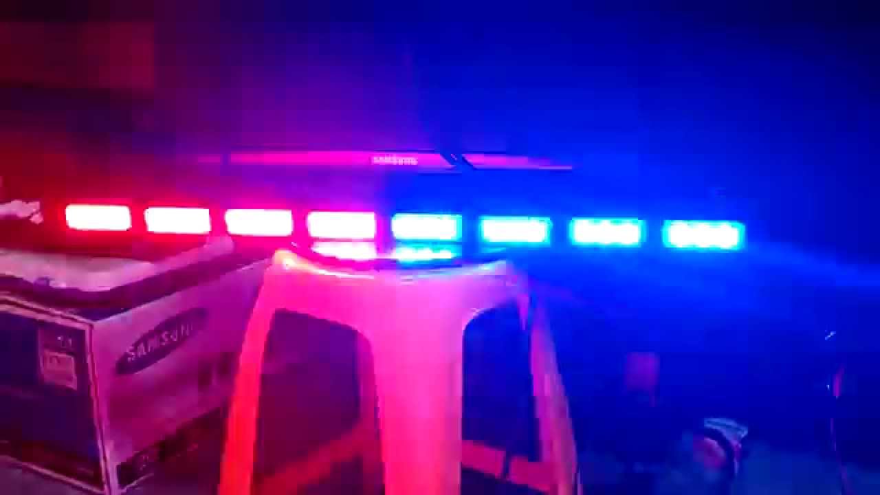 "Whelen Dominator 8 Super LED red/blue" - YouTube