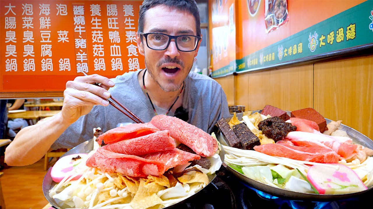Taiwan's Favorite HOT POT!! Delicious Beef, Funky Intestines, and ...