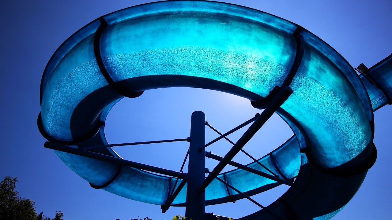 offene Riesenrutsche :: schnelle Freibad-Rutsche | Freibad Regen - YouTube