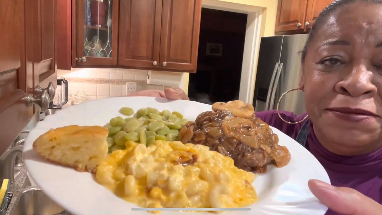 Grandma Vickie’s Fried Cube Steak Dinner - YouTube