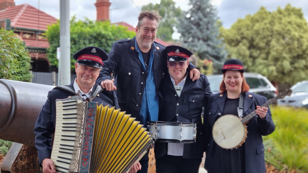 Keeping All the Cannons Clean - Mick Thomas' Roving Commission - YouTube