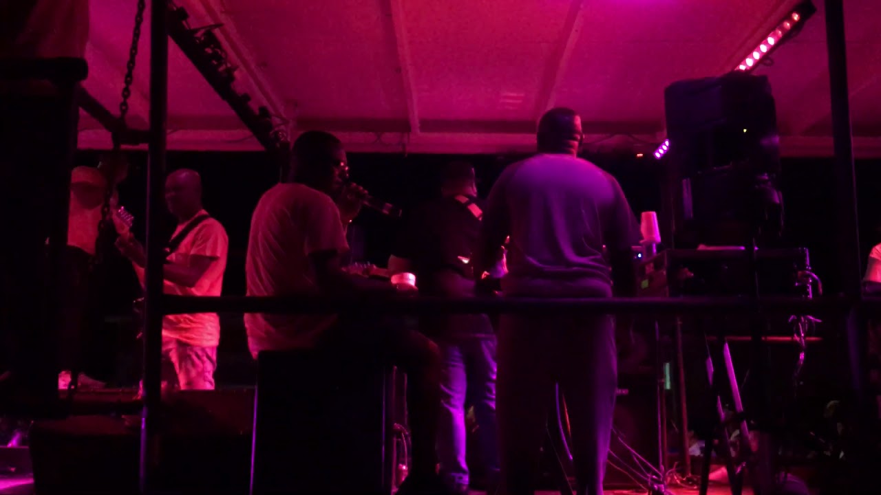 Sunset Parade Aruba Noord Le Groove 2018 Sideliner - YouTube