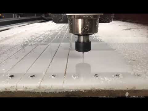 Router CNC - Usinando plástico - YouTube