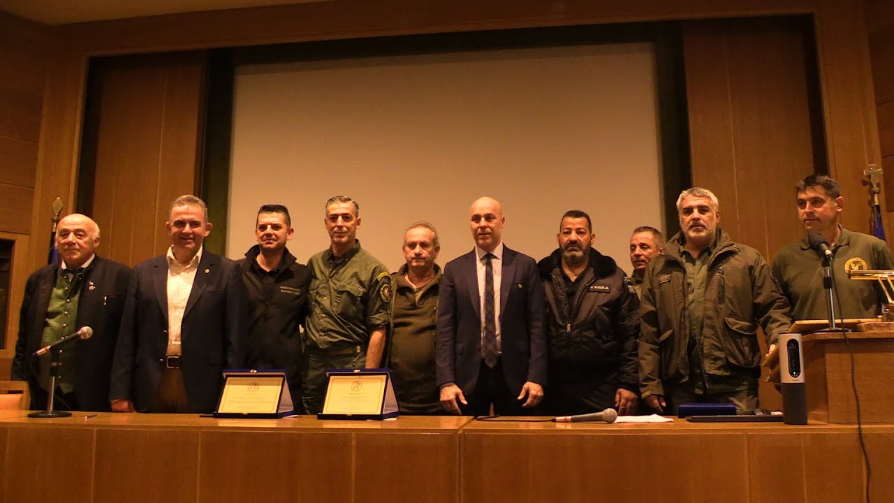 ΒΡΑΒΕΥΣΗ ΘΗΡΟΦΥΛΑΚΗΣ ΑΠΟ ΤΟΝ κ. ΑΜΥΡΑ - YouTube