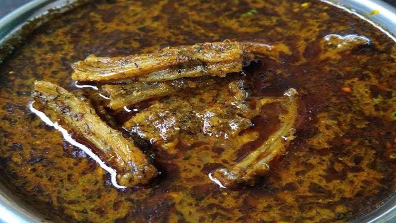 बोंबिल कालवण | Bombil Recipe In Marathi | Bombay Duck Curry ...
