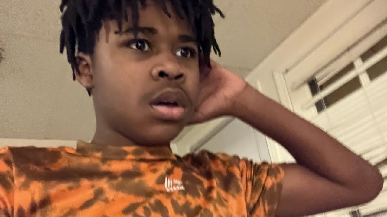 When you catch your friend doing something weird - YouTube