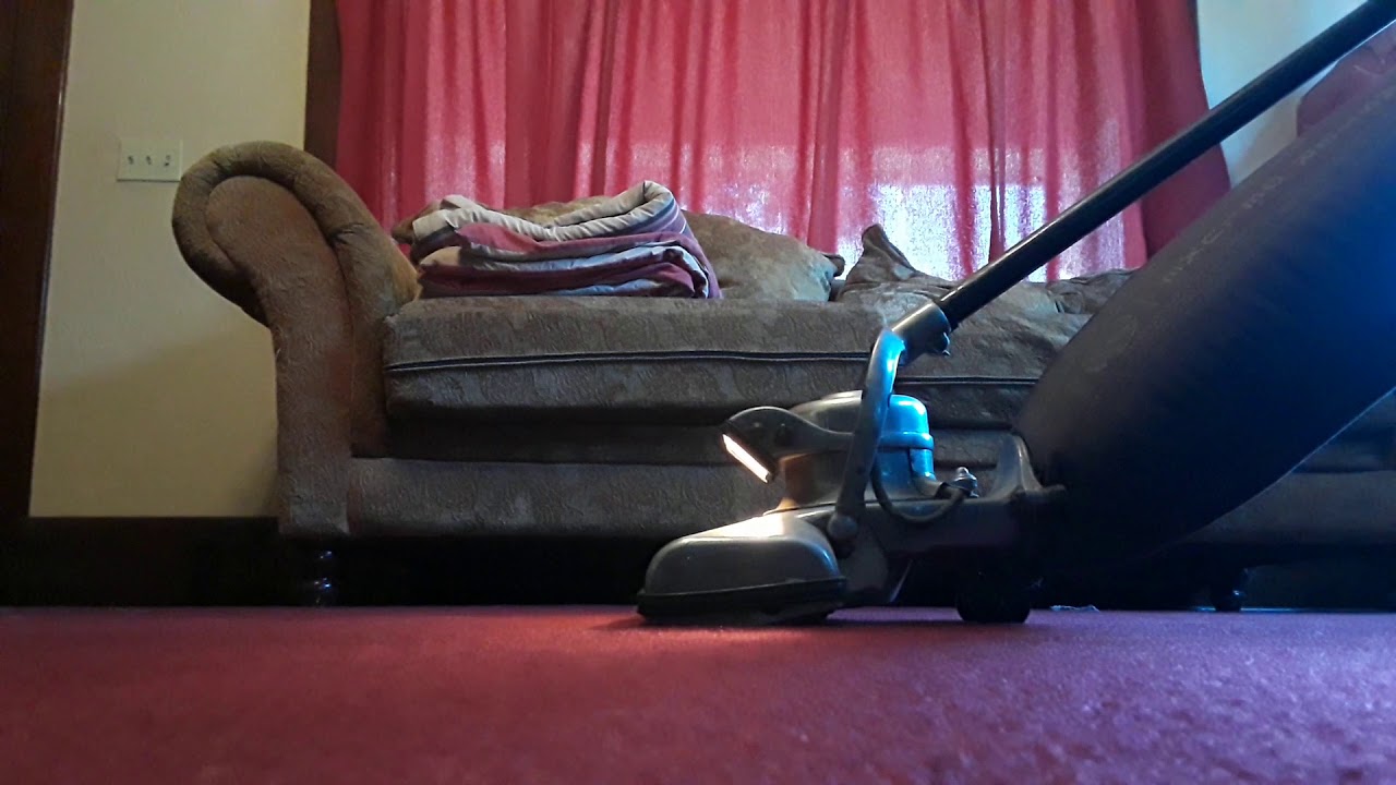 Vintage Hoover Vacuum Cleaner model 750 - YouTube