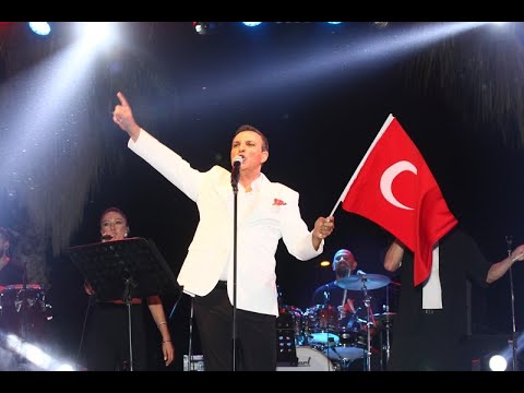 30 AĞUSTOS ZAFER BAYRAMI PENDİK'TE RAFET EL ROMAN KONSERİ İLE SON BULDU