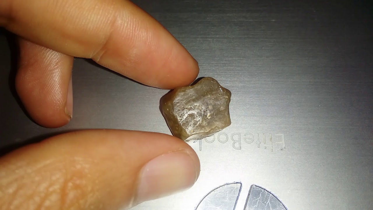 Pierre transparente marron clair - YouTube