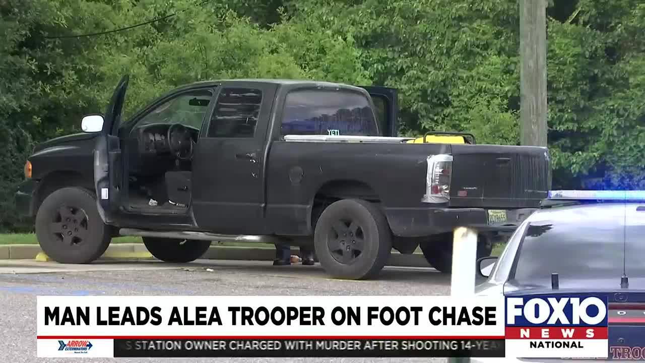 Man allegedly leads law enforcement on foot chase - YouTube