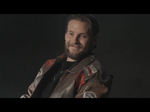 PSY 3. W IMIĘ ZASAD - aktorzy reagują na kultową kurtkę Franza Maurera