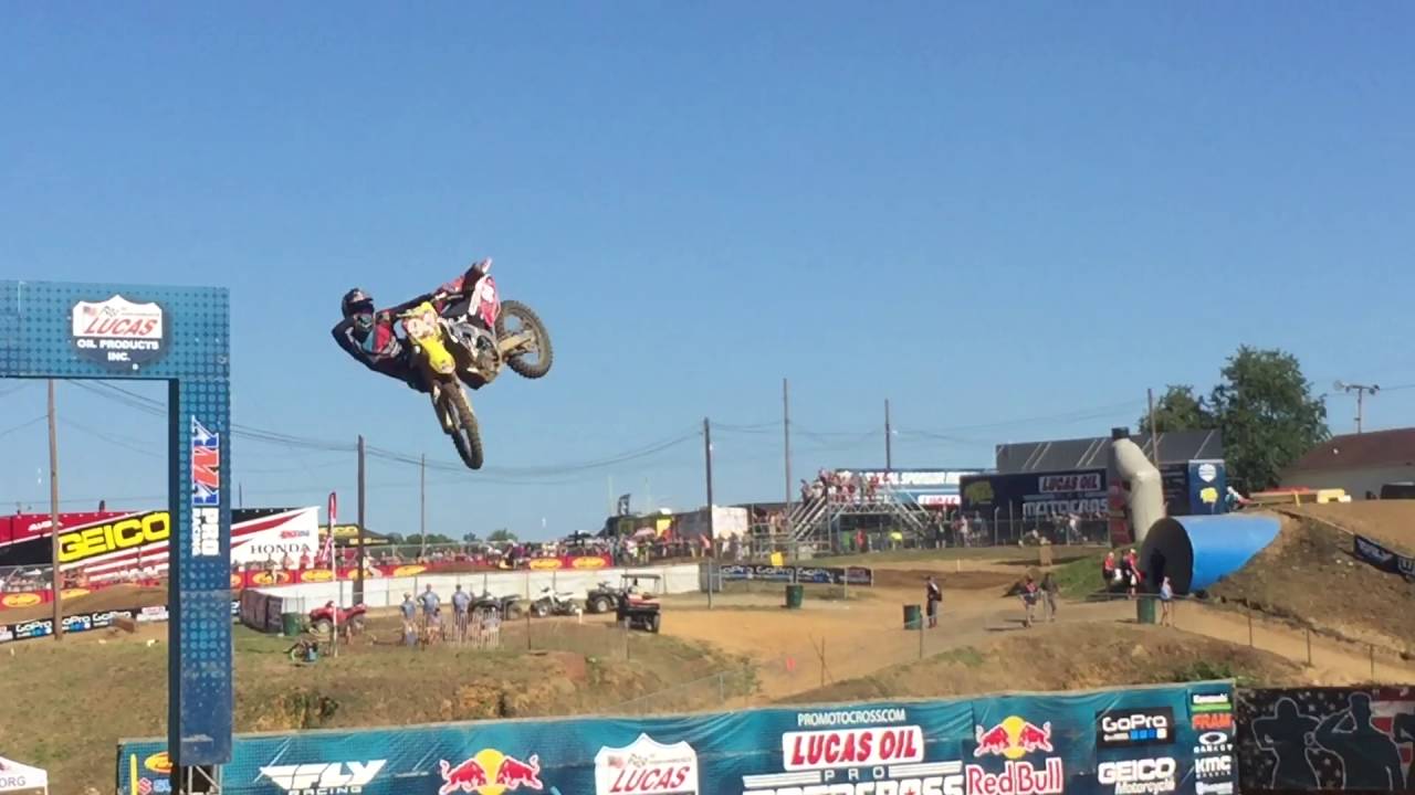 Ken Roczen finish line jump Budds Creek 2016 - YouTube