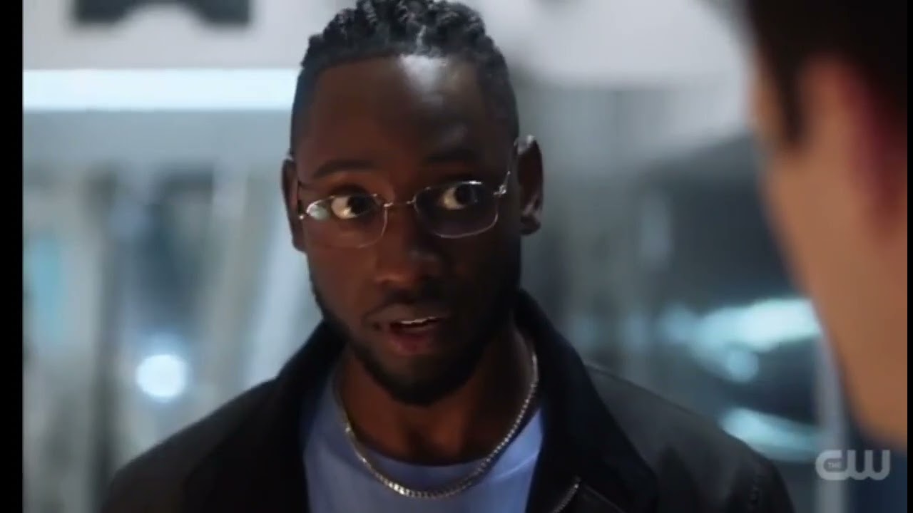 The Flash 8x17 Barry & Chester check Caitlin Lab to find Her Scene ...