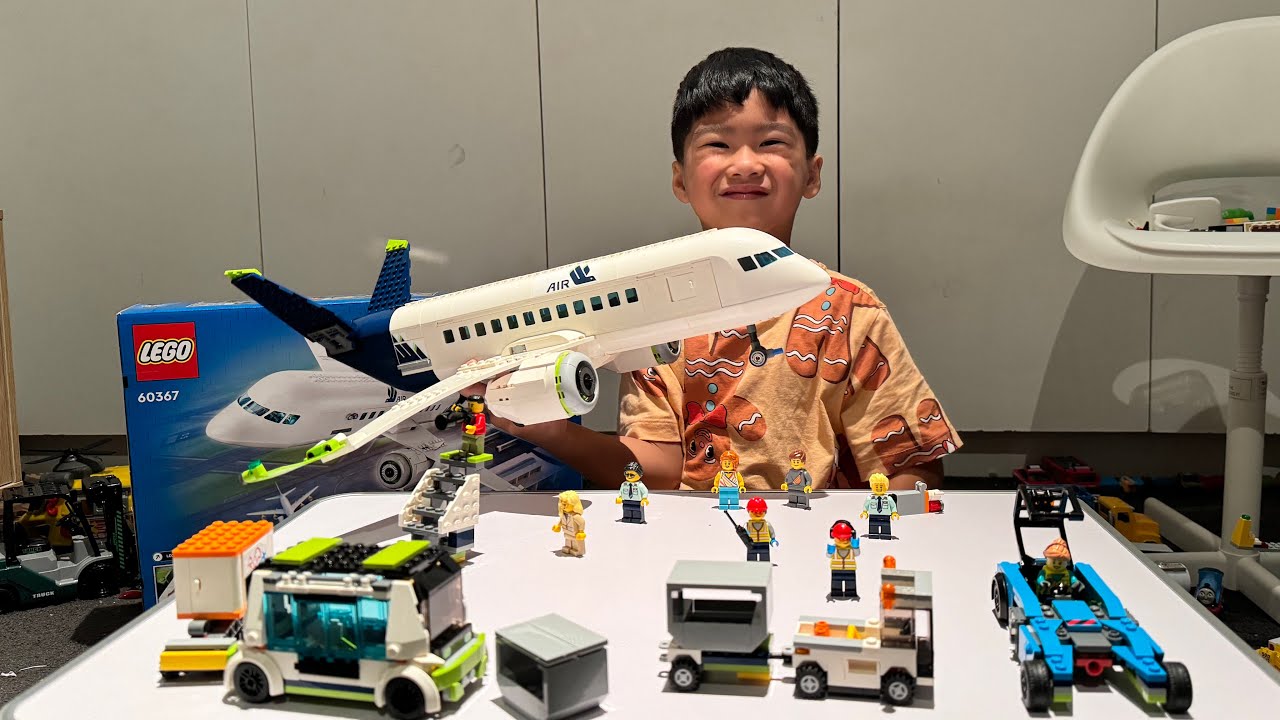 Building a Massive LEGO AIRPLANE | Pierre’s Adventure - YouTube