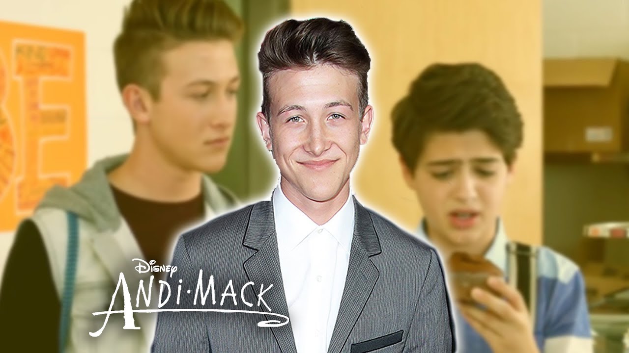 Luke Mullen on the Andi Mack Fandom - YouTube
