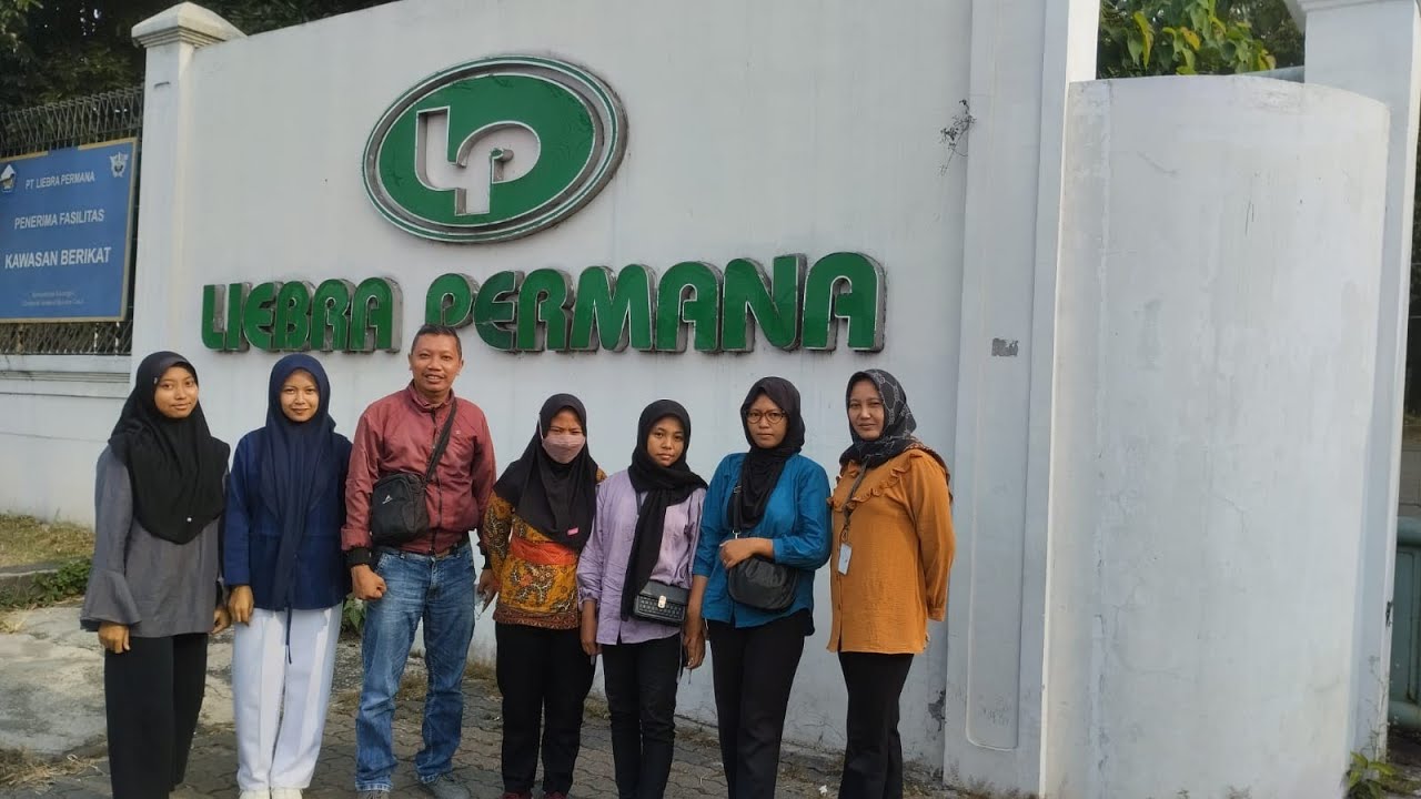 Penempatan siswa kelas XII Di PT LIEBRA PERMANA , Senin 20 Mei 2024 ...