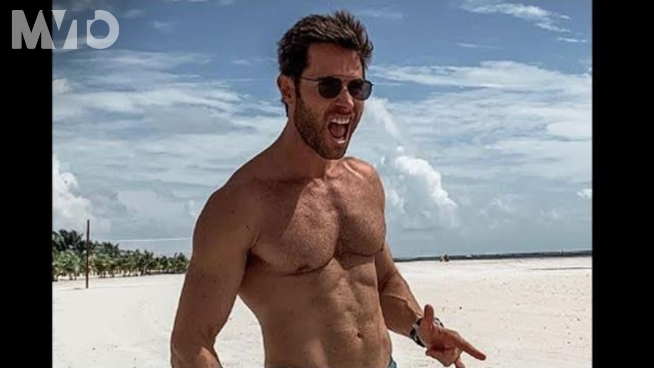 Sebastián Rulli mostró sus sexis pectorales | The MVTO - YouTube
