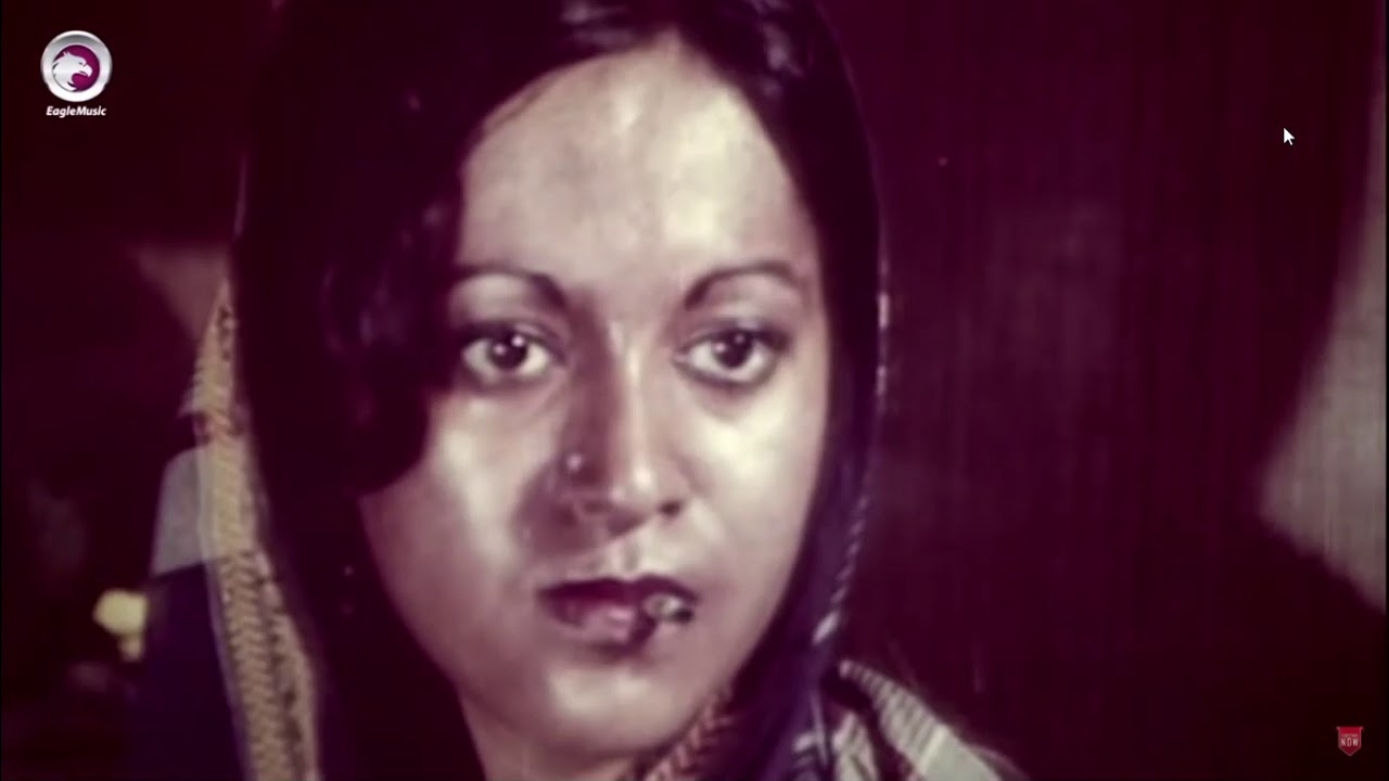 Golapi Ekhon Traine Bangla movie scene Farooque Bobita Tarana Halim ATM Shamsuzzaman - YouTube
