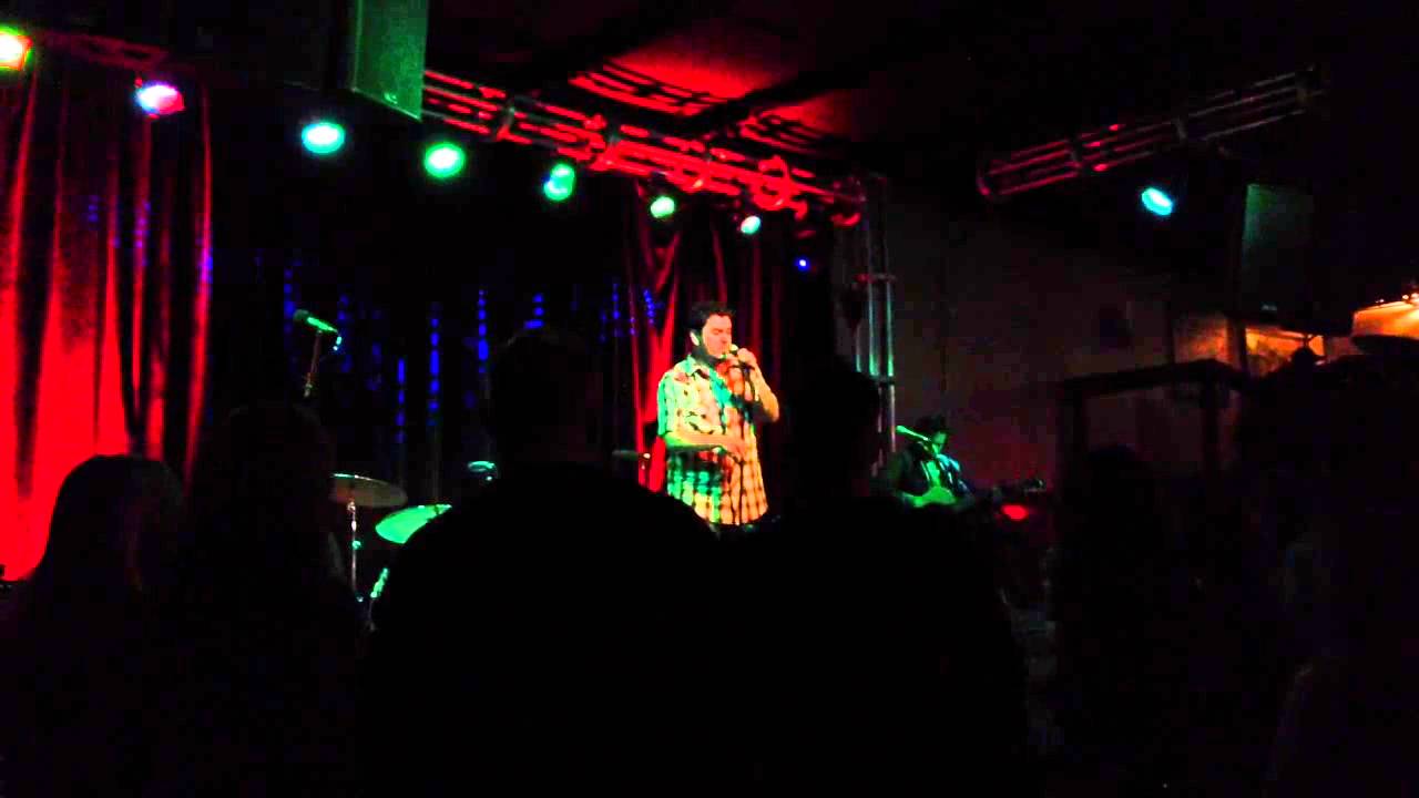 Love Don't Wait Around - Josh Hoge - YouTube