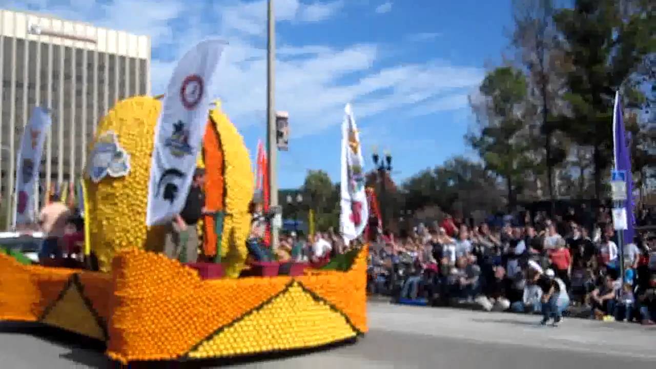 417 США Море Счастья Citrus Parade 2010 Orlando - YouTube