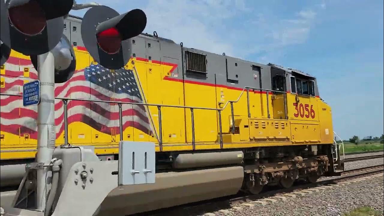 5th Ave Crossing Kearney Neb Made Famous by Virtual Railfan - YouTube