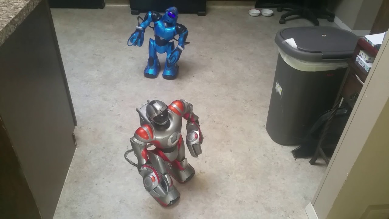 Rs media and robosapien v2 roaming 2 - YouTube