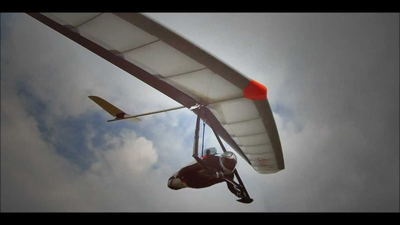 Atos-VR - 30 years hanggliding - Low pass and fast flyby - YouTube