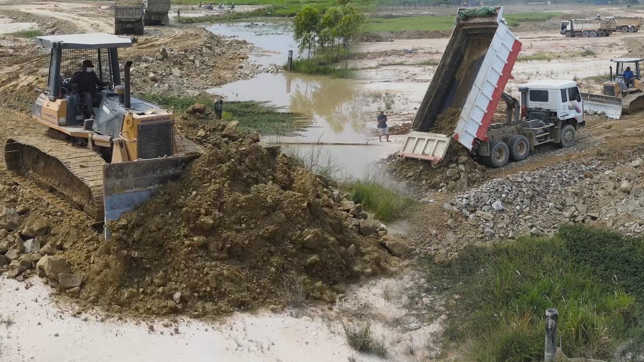 Power Mighty Machines Bulldozer moving Rock with Super Dump Truck work ...