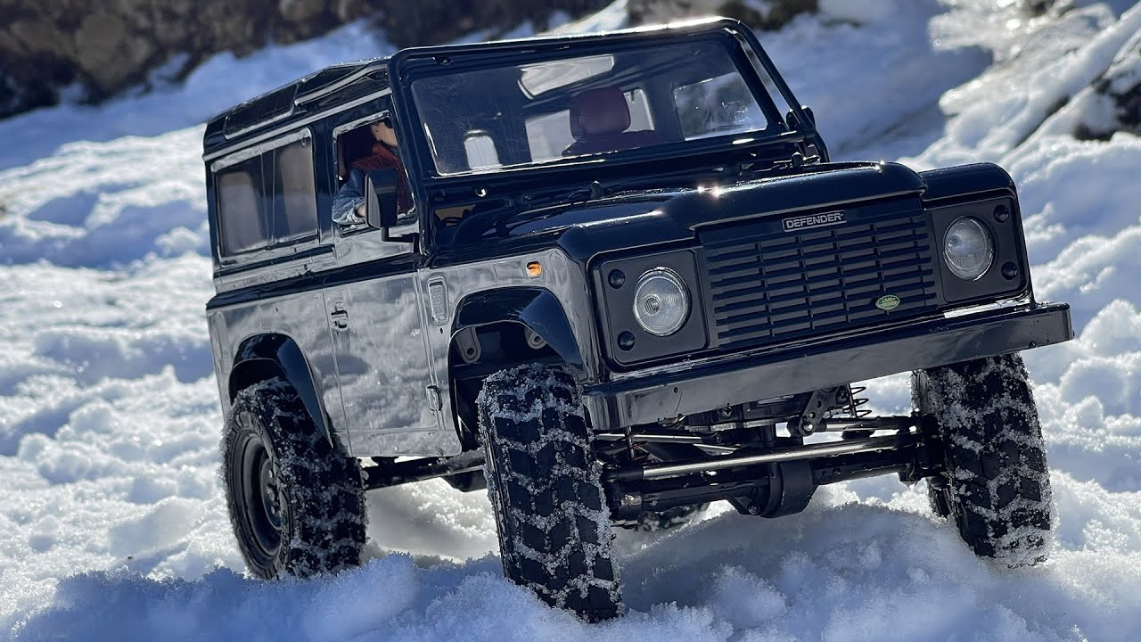 1/10 RC scale : Land Rover Defender D90 snow trail (no slo-mo) - YouTube