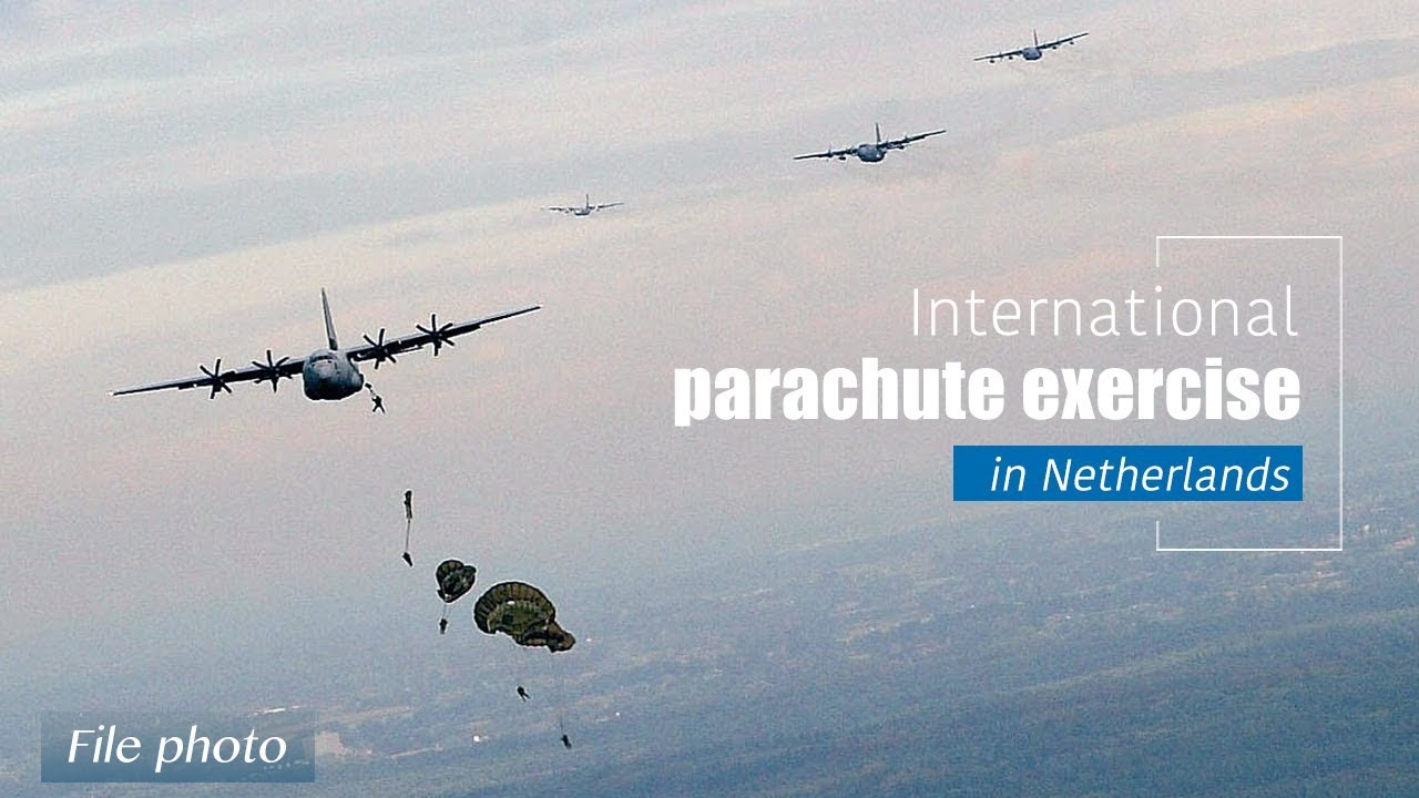 Live: International parachute exercise in Netherlands 多国跳伞演练在荷兰举行 - YouTube