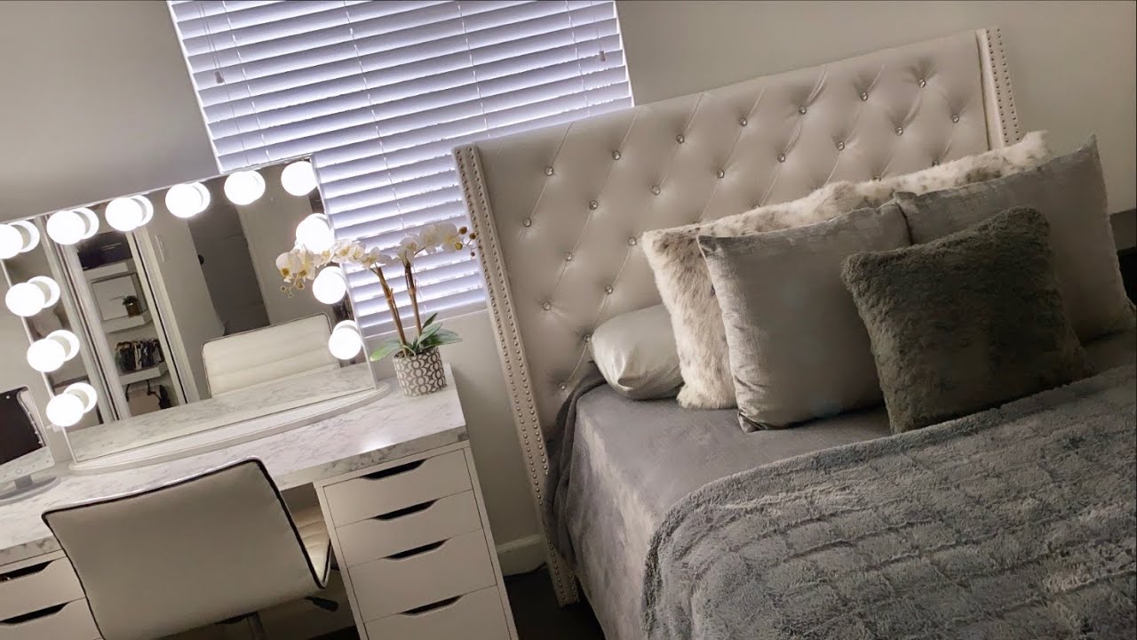 My Room/Vanity Make-up Collection Tour - YouTube