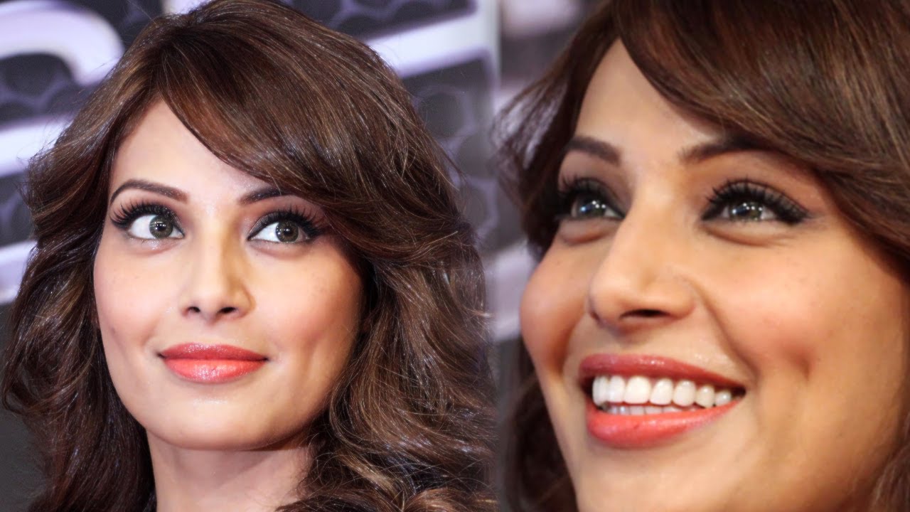 Bipasha Basu's Unleash Dance Dynamic Workout! - YouTube