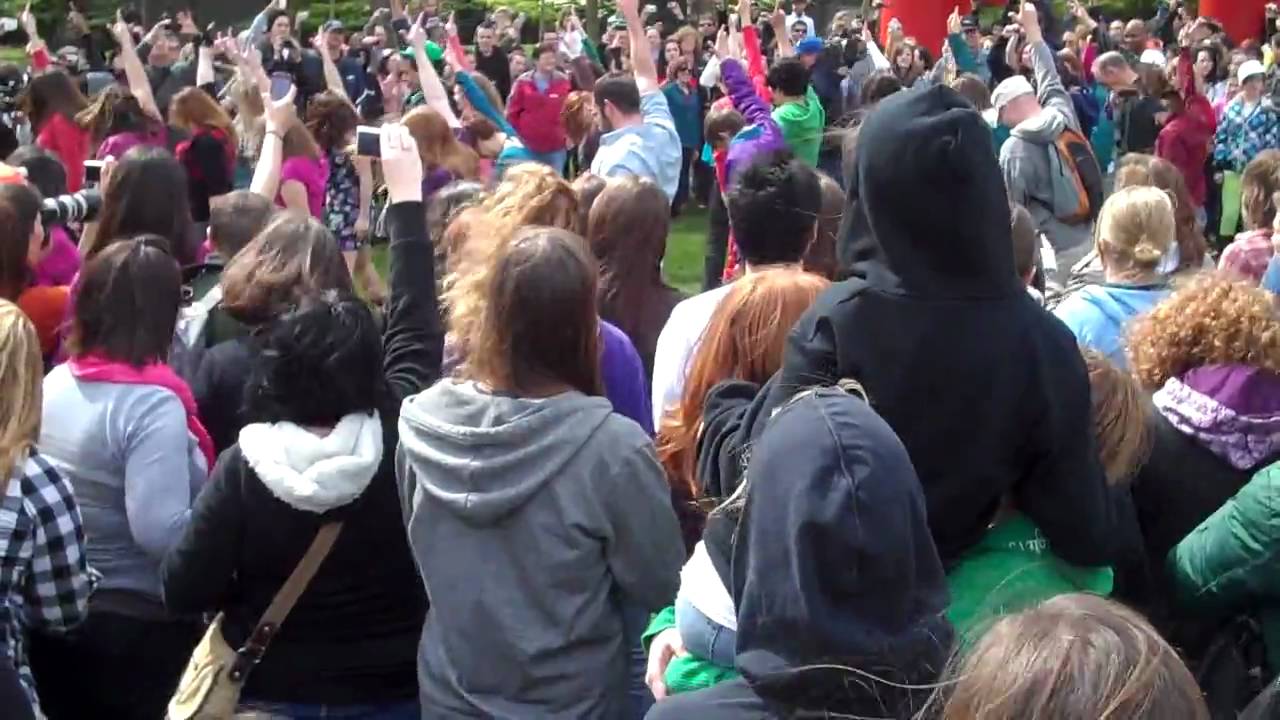 Glee Flash Mob at Seattle Center - YouTube