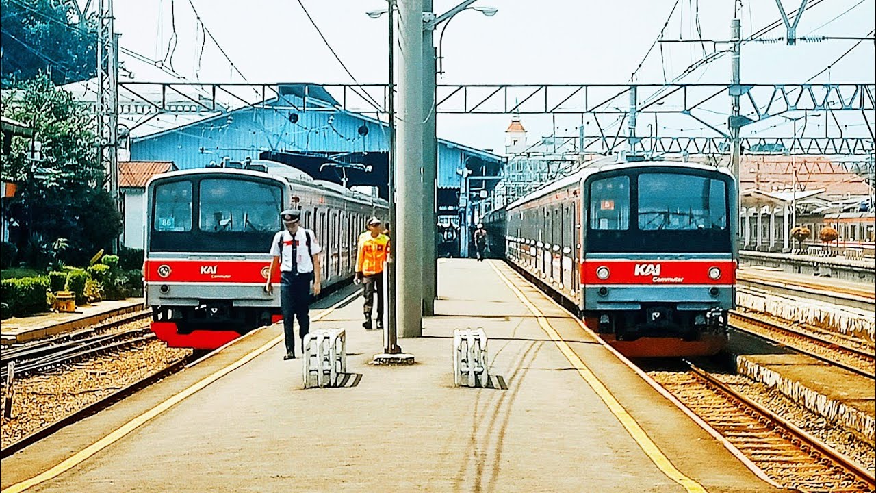STASIUN BOGOR ‼️ KOMPILASI KRL COMMUTER LINE DATANG DAN BERANGKAT - YouTube