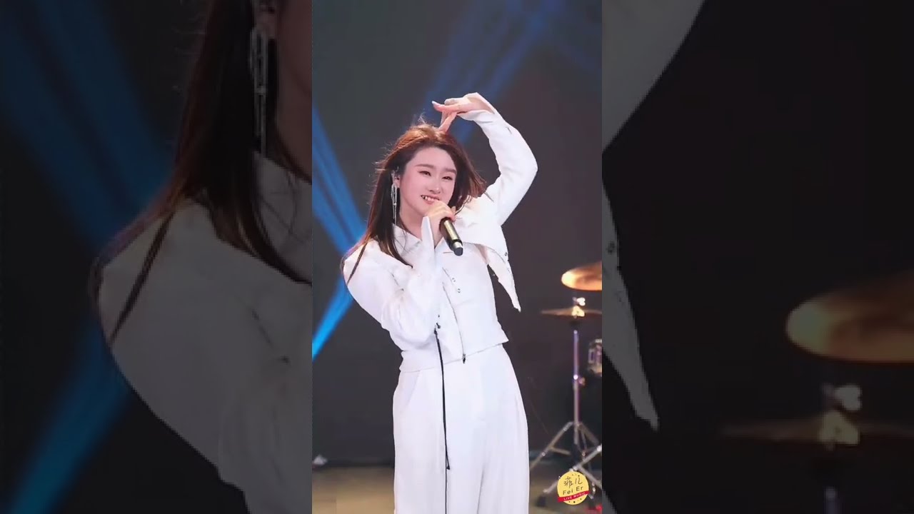 菲儿 "太好聽"《感谢有你》Fei Er Live Music - YouTube