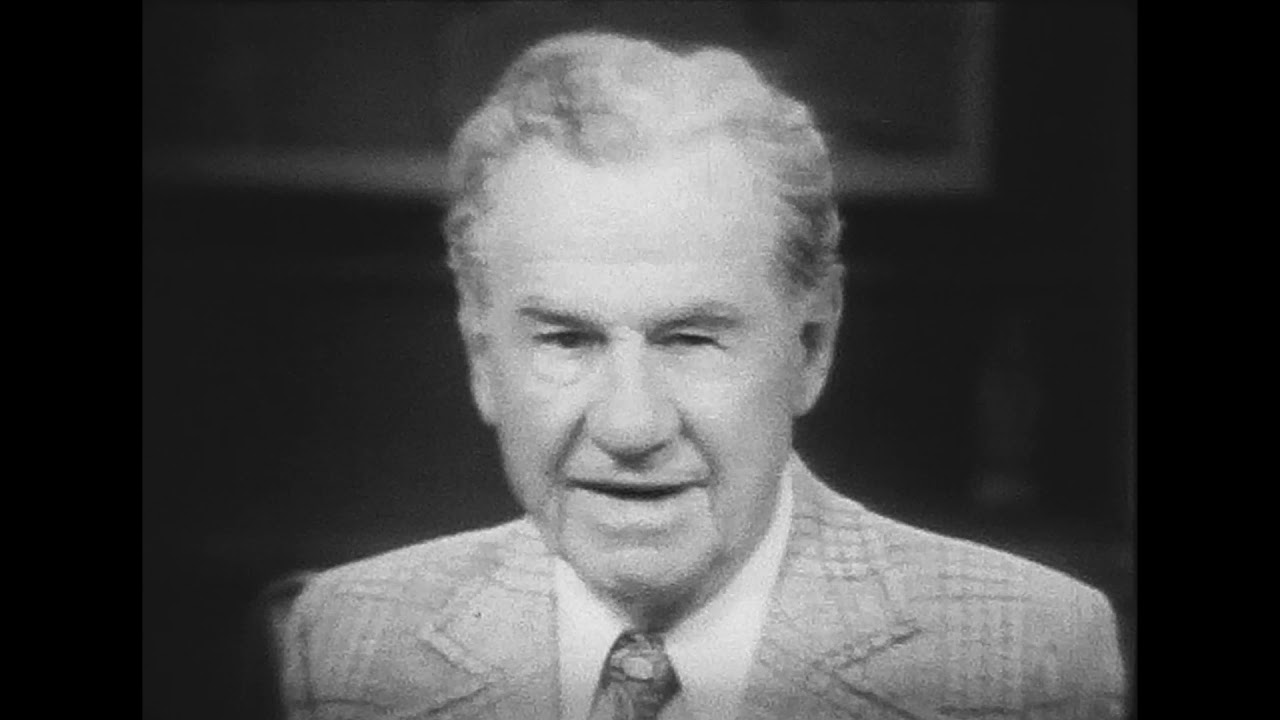 Lowell Thomas Remembers 1951 - YouTube