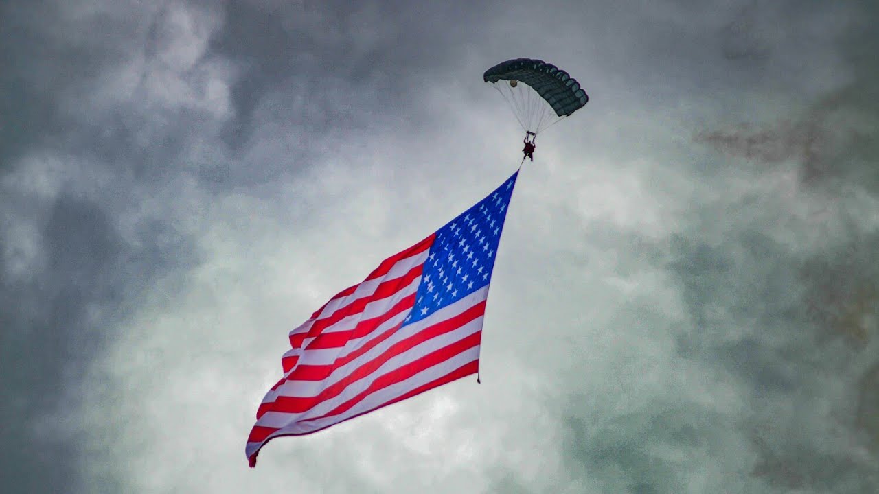 E-Team Skydivers Flag Jump & National Anthem @ 2018 NAS Jacksonville ...