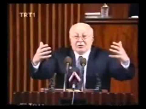 Necmettin Erbakan terörün çözümünü Türk İslam Birliği olarak anlatıyo