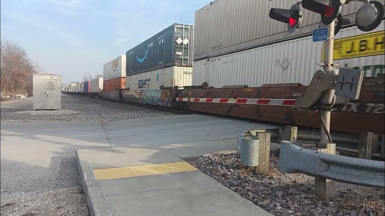 BNSF 4208 leading line Double Stacks small Piggyback at LA Plata MO. - YouTube