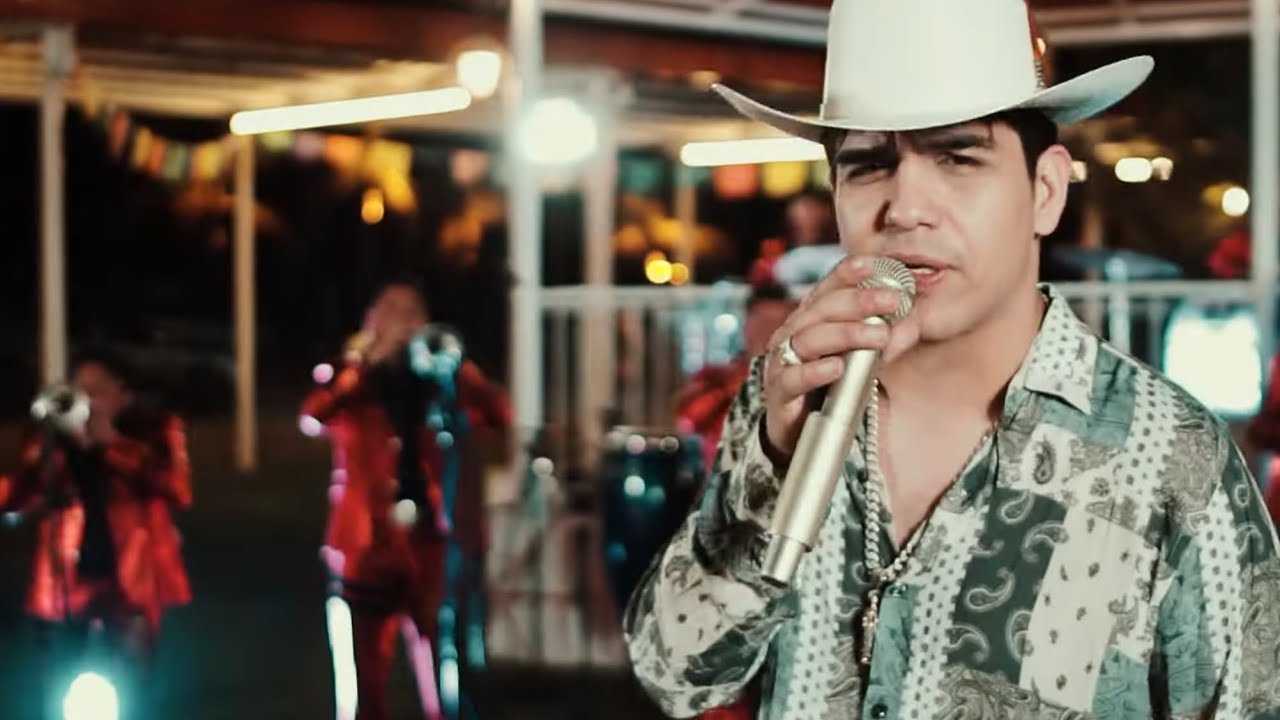 Jovanny Cadena Y Su Estilo Privado - Mi Forma de Amar [En Vivo] - YouTube