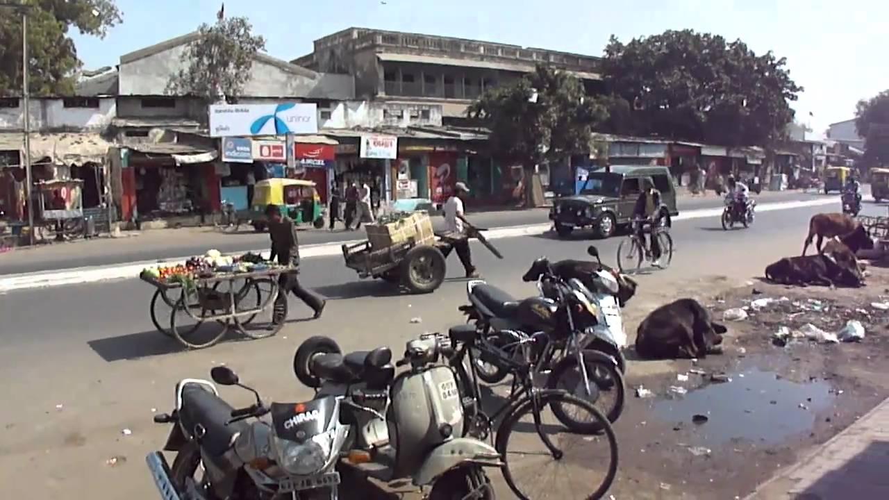 A typical street scene in Ahmedabad, Gujarat, India - 1st February 2011 ...