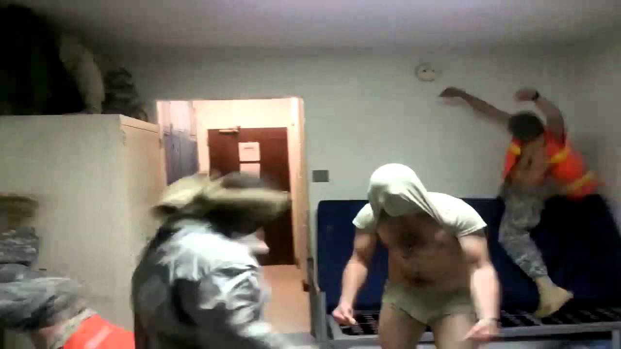 Harlem shake 2013 barracks maintenence! - YouTube