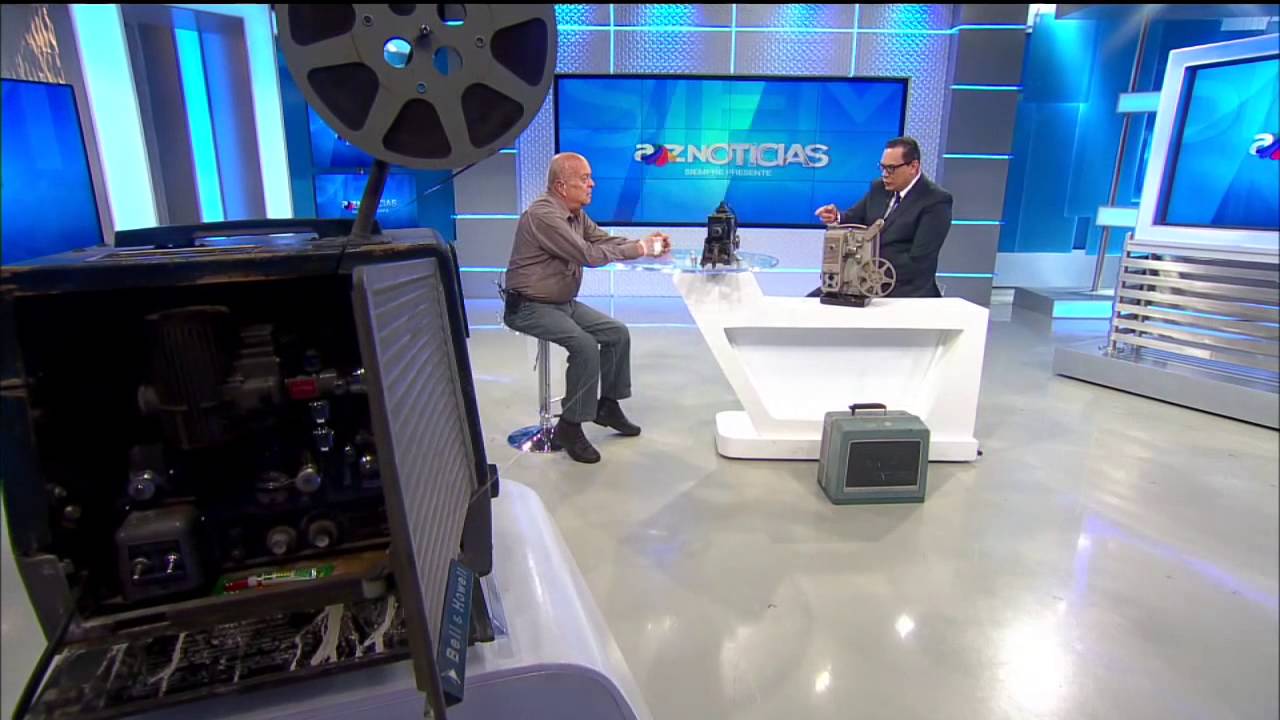 La evolución de los proyectores de cine. - YouTube